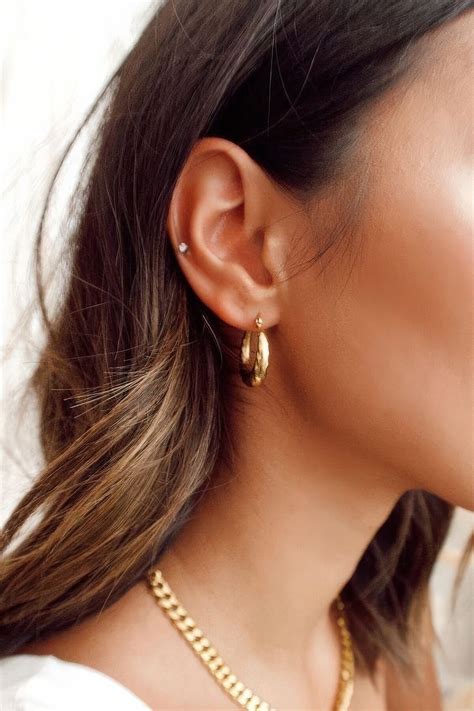 38 Eye Catchy Mid Helix Piercing Ideas To Try Styleoholic