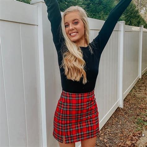 ANNABELLE GRACE Annabelle Ham Fotos Y Videos De Instagram Fashion Skirts Skater Skirt