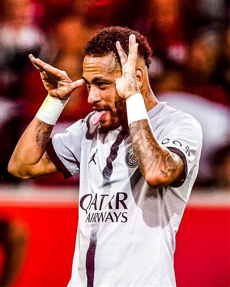 N H T On Twitter RT Brfootball Neymar Wins The Samba Gold Award