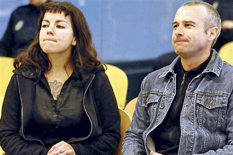 Chilenos Expulsados De España Serán Escoltados Por Policías La Tercera