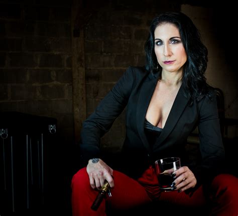 Gallery Temptress Raven Eve