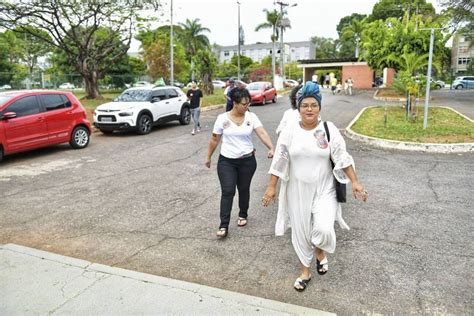 Candidata Ao GDF Keka Bagno PSol Vota Em Escola Da Asa Norte
