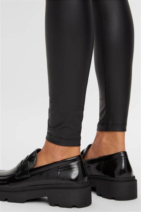 Pieces New Shiny Leggings Black Bubbleroom Buy Official Rsvp By Nykaa