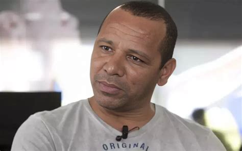 Pai de Neymar não pagará fiança para Daniel Alves sair da prisão Plus FM