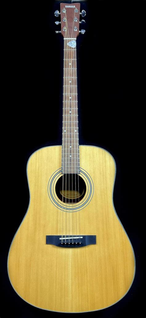 Lot Yamaha Dreadnought Acoustic Guitar