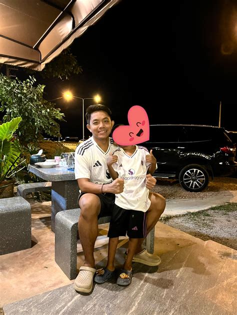 Phio တပည့်မသားအမိနဲ့ သွားတွေ့တော့ ကလေးကလည်း မန်ယူအင်္ကျီနဲ့ အဲဒါနဲ့ပဲ