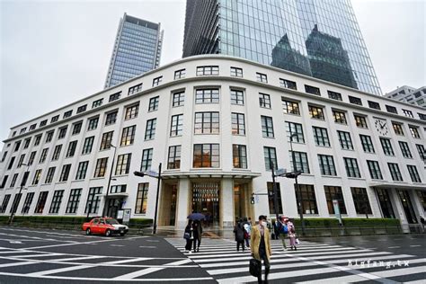 超人氣東京車站美食 迴轉壽司 根室花丸 Kitte丸之内店 來自北海道超美味壽司抽號碼機免現場等還能順便逛街去 樂活的大方
