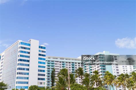 미국 플로리다 주 사우스 비치의 마이애미 비치에 있는 오션 드라이브의 아르 데코 건축물 복고풍에 대한 스톡 사진 및 기타 이미지 복고풍 건물 외관 국제 관광명소