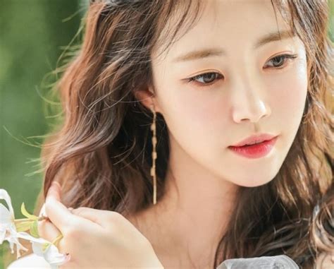 한지민 닮은 꼴인 미녀 아나운서와 결혼한 연예인 근황 삶은영화