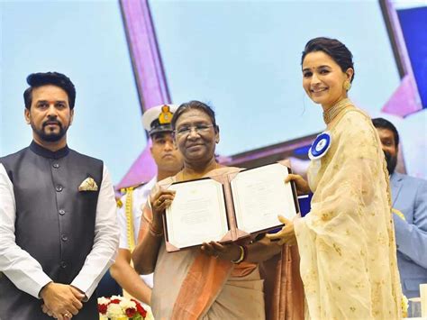 Alia Bhatt Wears Her Wedding Saree For 69th National Film Awards