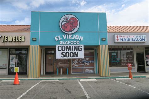 El Viejon Bringing Mexican Seafood To Convoy Street Eater San Diego