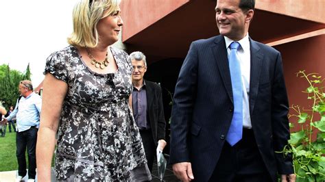 Marine Le Pen Emploie Son Compagnon Polémique Au Parlement Européen