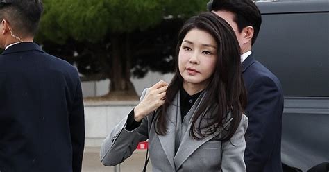 김건희 여사 현직 대통령 부인 첫 대면조사…영부인 역대 3번째 종합