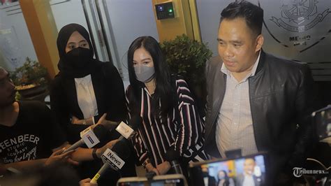Jadi Tersangka Kasus Ph Video Porno Akun Instagram Siskaeee Hilang