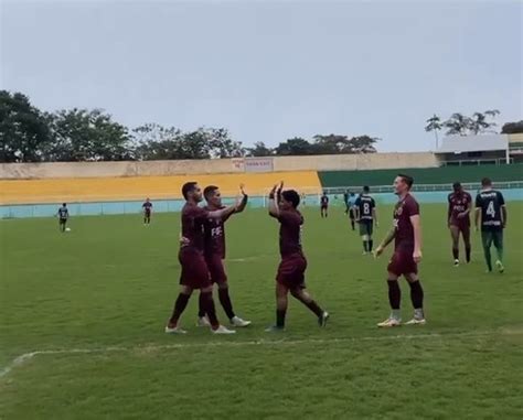 Meia Celebra Goleada Em Estreia No Acreano Cita Foco Na Busca Pelo Bi