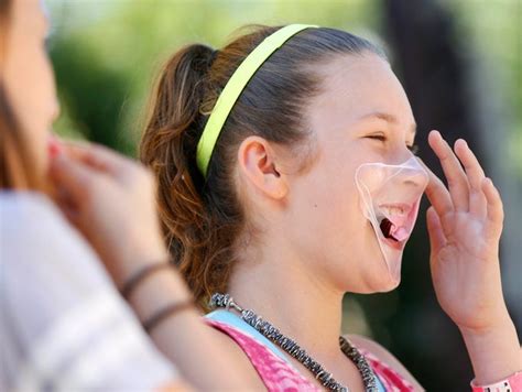 22 Photos Pie Eating And Bubble Gum Blowing Contests