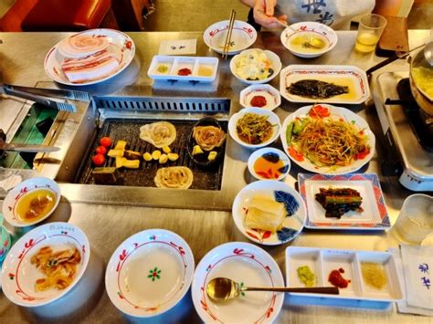 더현대맛집 삼겹살 고기집 꽃삼겹 고기 구워주는 교대이층집 여의도점
