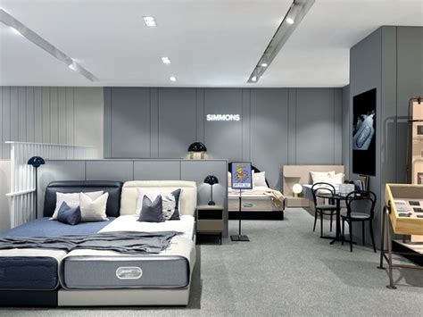 시몬스 침대 ‘현대백화점 신촌점 리뉴얼…윌리엄ㆍ헨리 비치