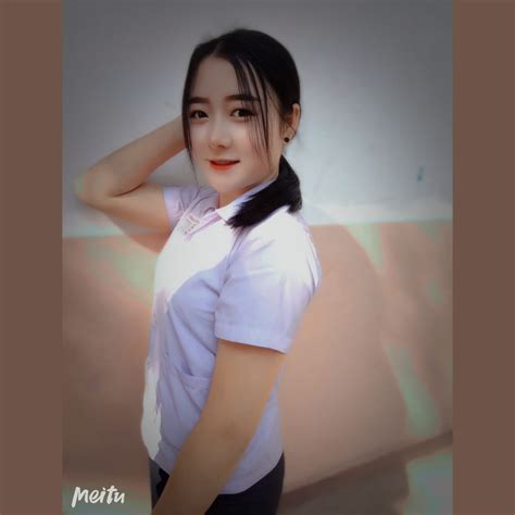 ສສາວມົ້ງ ຊົງ