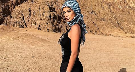 Eva Henger Instagram Ipnotica In Costume Inarrivabile Curve Da Capogiro