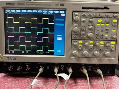 Tektronix Tds7054 Oscilloscope Numérique 500 Mhz 5 Gs S Eur 1 395 90
