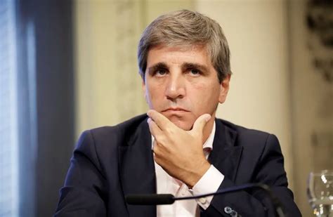 Cuál es la trayectoria de Luis Caputo el confirmado ministro de
