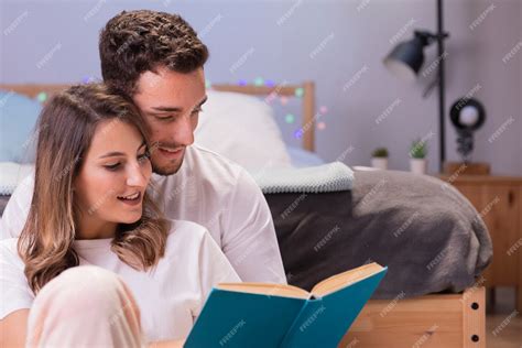 Schöne Junge Paare Im Bett Kostenlose Foto