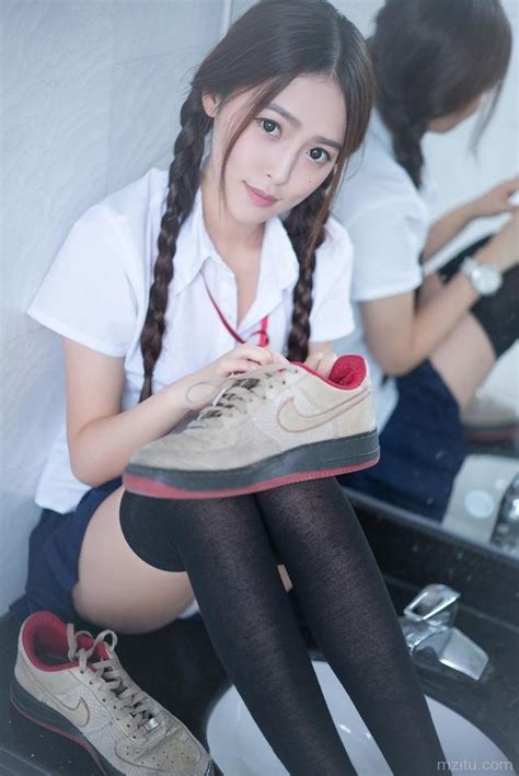 清纯的双麻花辫美女学妹 每日头条