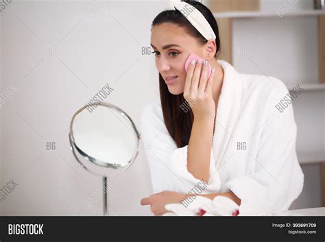 Beauty Face Woman Image And Photo Free Trial Bigstock