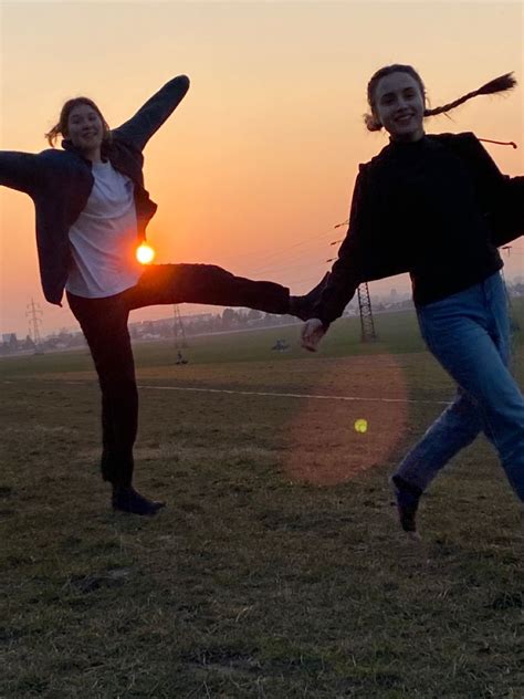 Sunset Friends Dancing Cottage Outfit Aesthetic Explore Summer