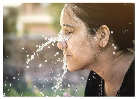 গরম পানি দিয়ে মুখ ধোয়া কি নিরাপদ