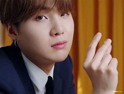 Pin di ⁷ JP su SUGA 민윤기 閔玧其