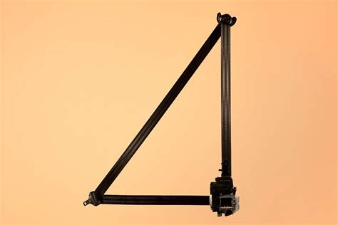 Volvo Vylepšuje Ochranu Posádky Bezpečnostní Pás Se Stane Aktivním Prvkem Fdrive Cz