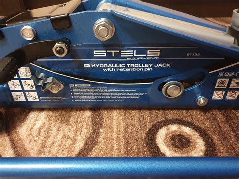 Гидравлический подкатной домкрат с фиксатором 2.5 т STELS SAFETY PIN ...