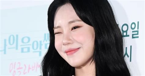 포토 모모랜드 주이 깜찍하게 하트 발사~