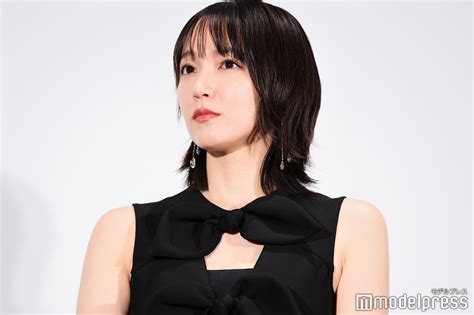 画像19 27 吉岡里帆、穴あきドレスで美デコルテ見せ 恋愛作品に苦手意識持っていたこと明かす【正体】 モデルプレス