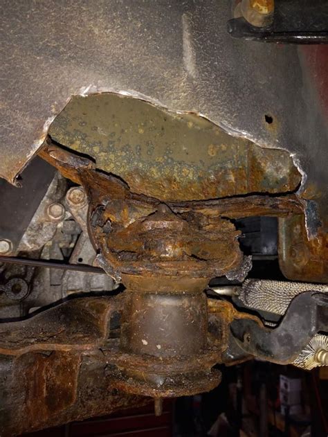 2009 Saturn Vue Front Body Mount Replacement Project Work In Progress Will Be Repairing Both