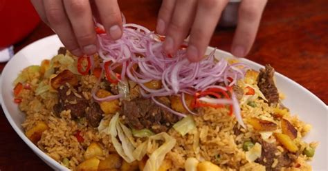 Paso A Paso En Cómo Preparar Un Delicioso Arroz Con Carne Con Plátano
