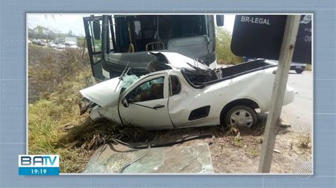 Dois Homens Morrem Após Batida Frontal Entre Carro E ônibus Na Ba