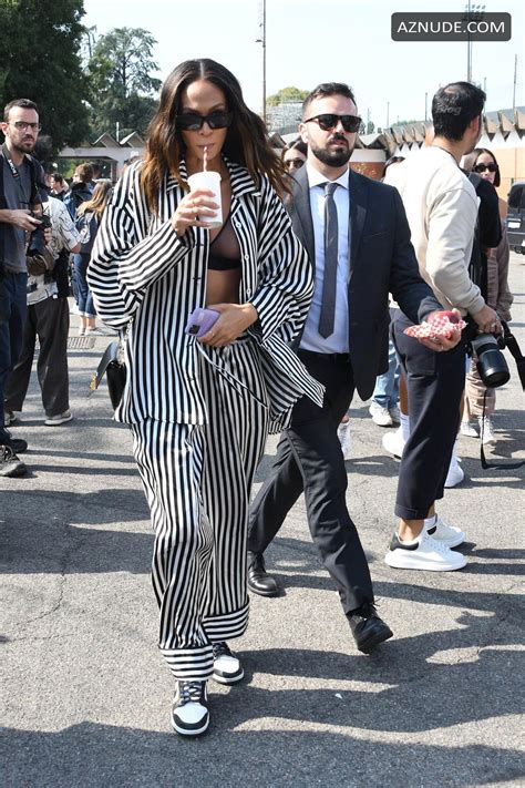 Joan Smalls Sexy Flashes Her Nude Tits During Milan Fashion Week In