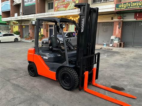 ซื้อ ขายรถแม็คโค รถโฟล์คลิฟท์ เครื่องจักกลหนัก โทร0815265990 ขายค่ะ รถยกtoyotaรุ่น 8fd25 ยก2 5ตัน