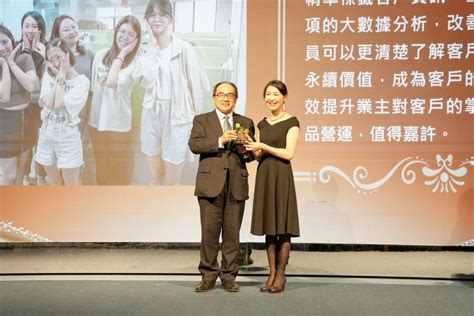 程曦得獎不間斷締造連六年獲卓越客服大獎佳績 客服中心委外 服務外包 程曦資訊