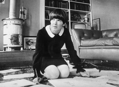 Mary Quant British Designer Who Dressed The Swinging 60s Dies At 93