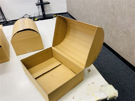 【ドラクエ風手作り宝箱】を体験！子供でも簡単なダンボール工作！ 大阪の絵画教室・お絵描き教室｜モネスク