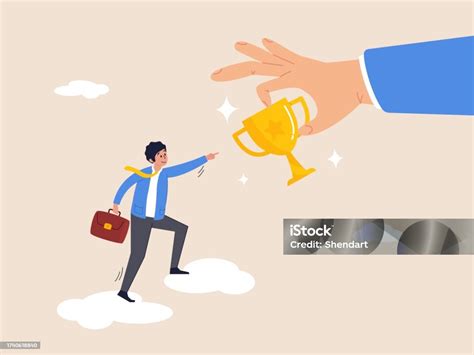 목표 개념을 달성하려는 동기 부여 직원이 일에 성공하도록 동기를 부여하는 작은 승리 목표에 도달하기 위한 노력 및 야망 사업가는 거대한 손에 트로피 컵에 도달하기 위해