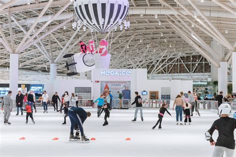 Фотогалерея катка Mega Ice в ТЦ Авиапарк в Москве