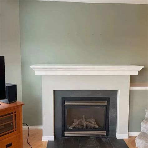 Benjamin Moore Oil Cloth Vs Benjamin Moore Mistletoe Comparison