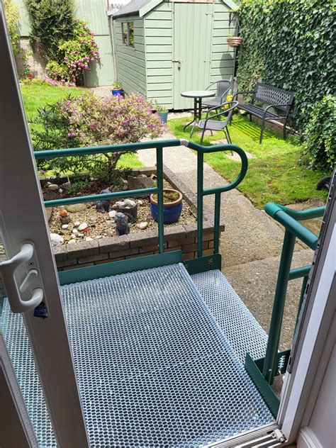 Step Unit With Handrail Ramps Plus