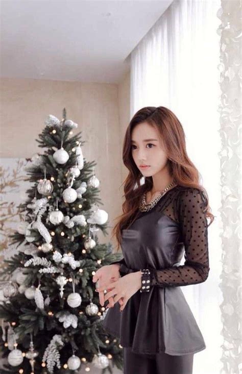 孙允珠紧身皮裤高跟鞋芳容丽质更妖娆人人道柳腰身 芳容 人道 皮裤 新浪新闻 패션 여성 패션 여성