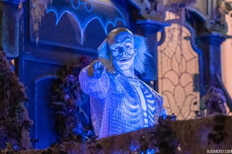 Disney Begins Filling Out Entertainment Showtimes For Mickeys Not So